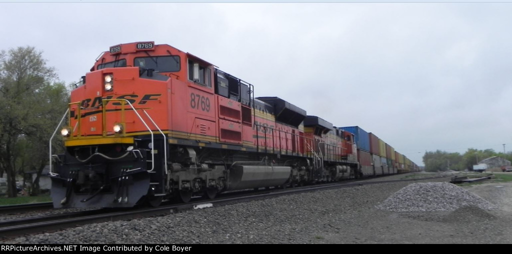 BNSF 8769 (EMD SD70ACe)